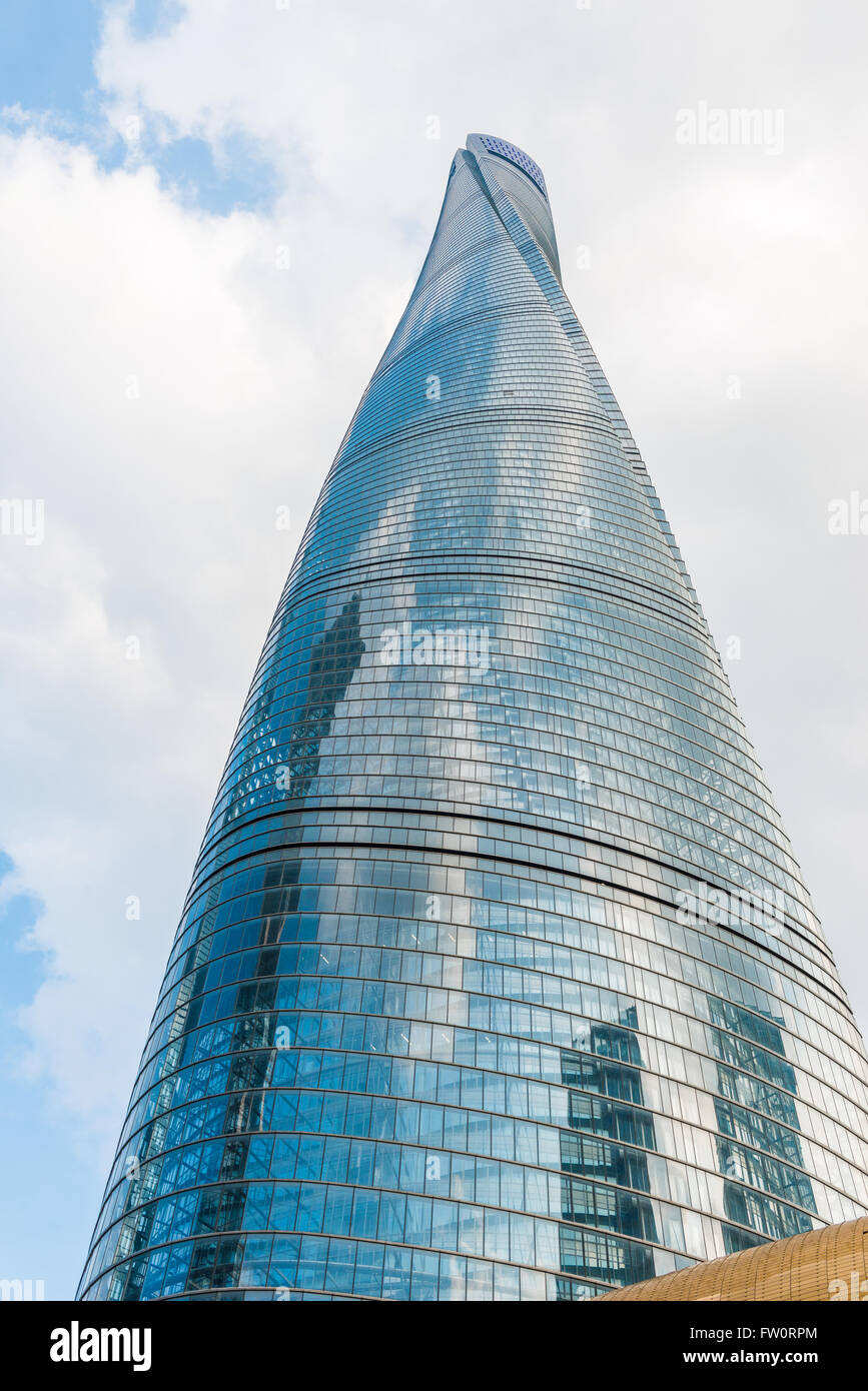 The Shanghai Tower against a blue sky Stock Photo - Alamy