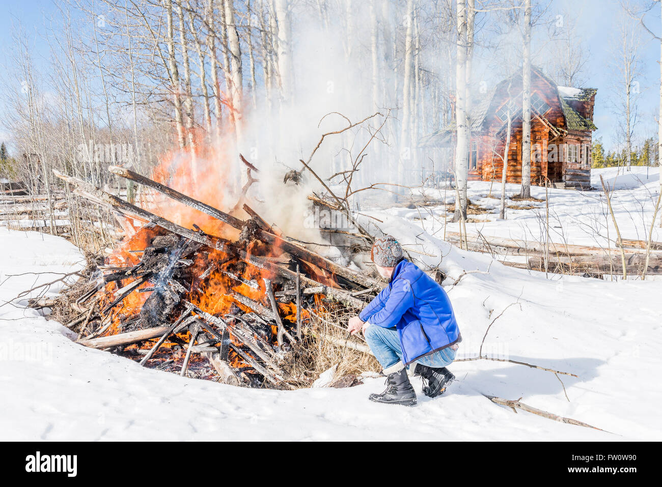 Bonfire winter hi-res stock photography and images - Alamy