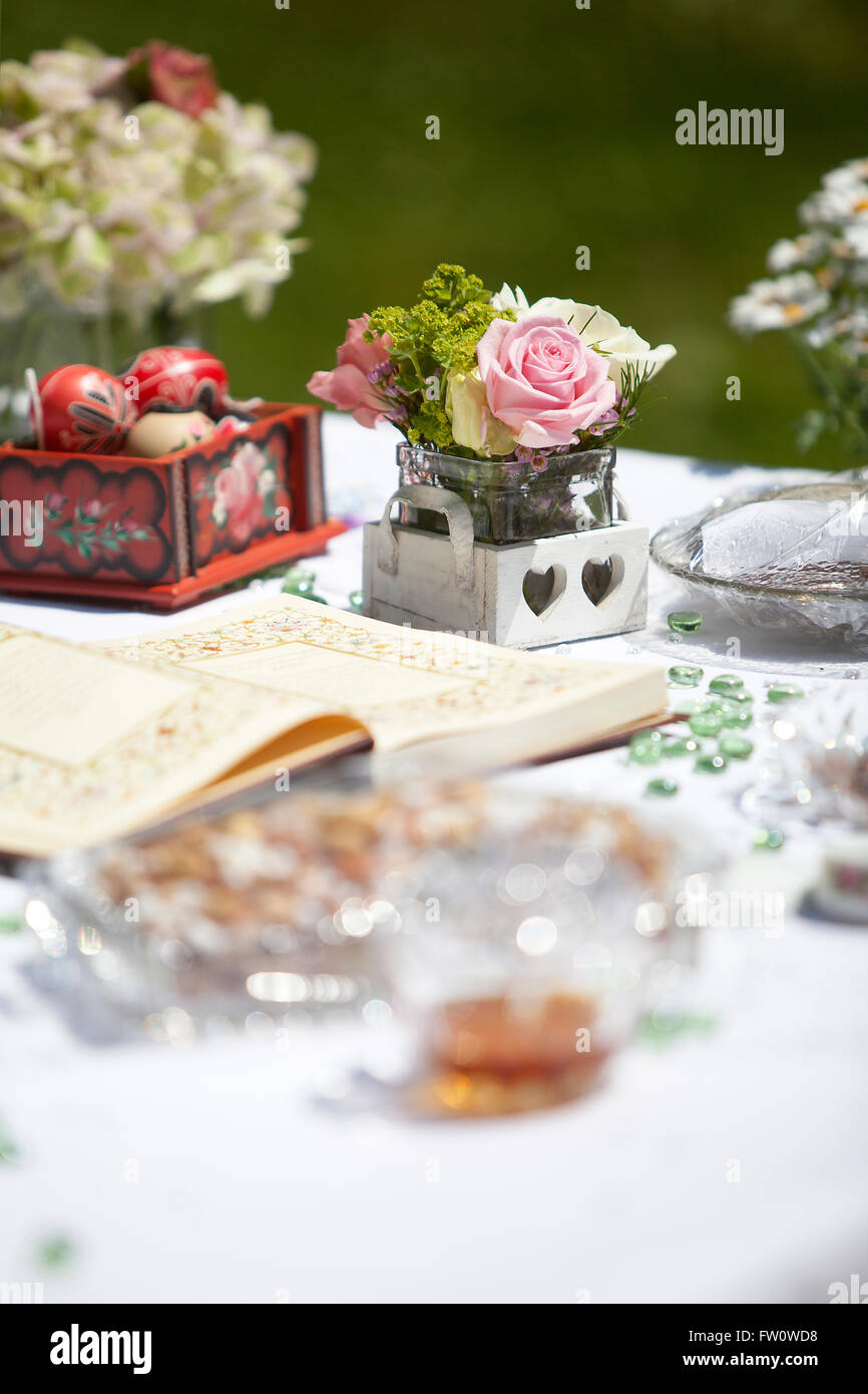 Persian table hi-res stock photography and images - Alamy