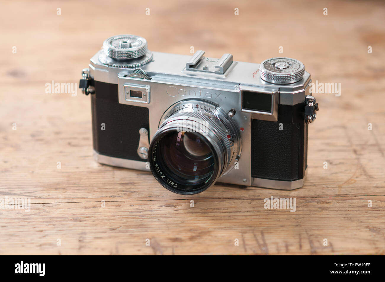 Contax IIa, vintage 35mm rangefinder camera Stock Photo - Alamy