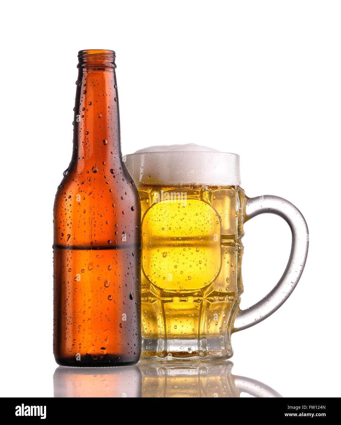 Half filled beer mug hi-res stock photography and images - Alamy