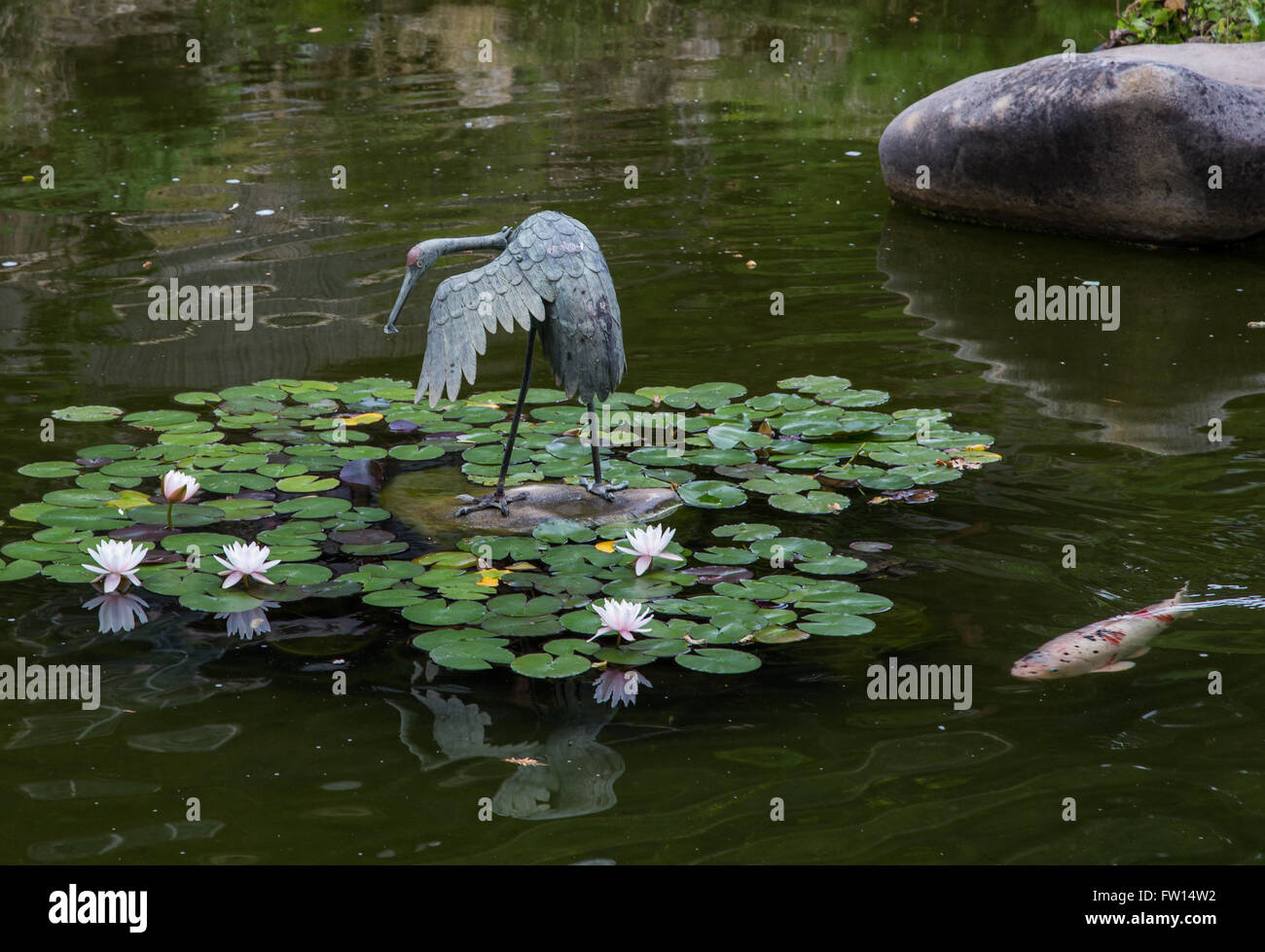 Crane pond garden japanese hi-res stock photography and images - Alamy