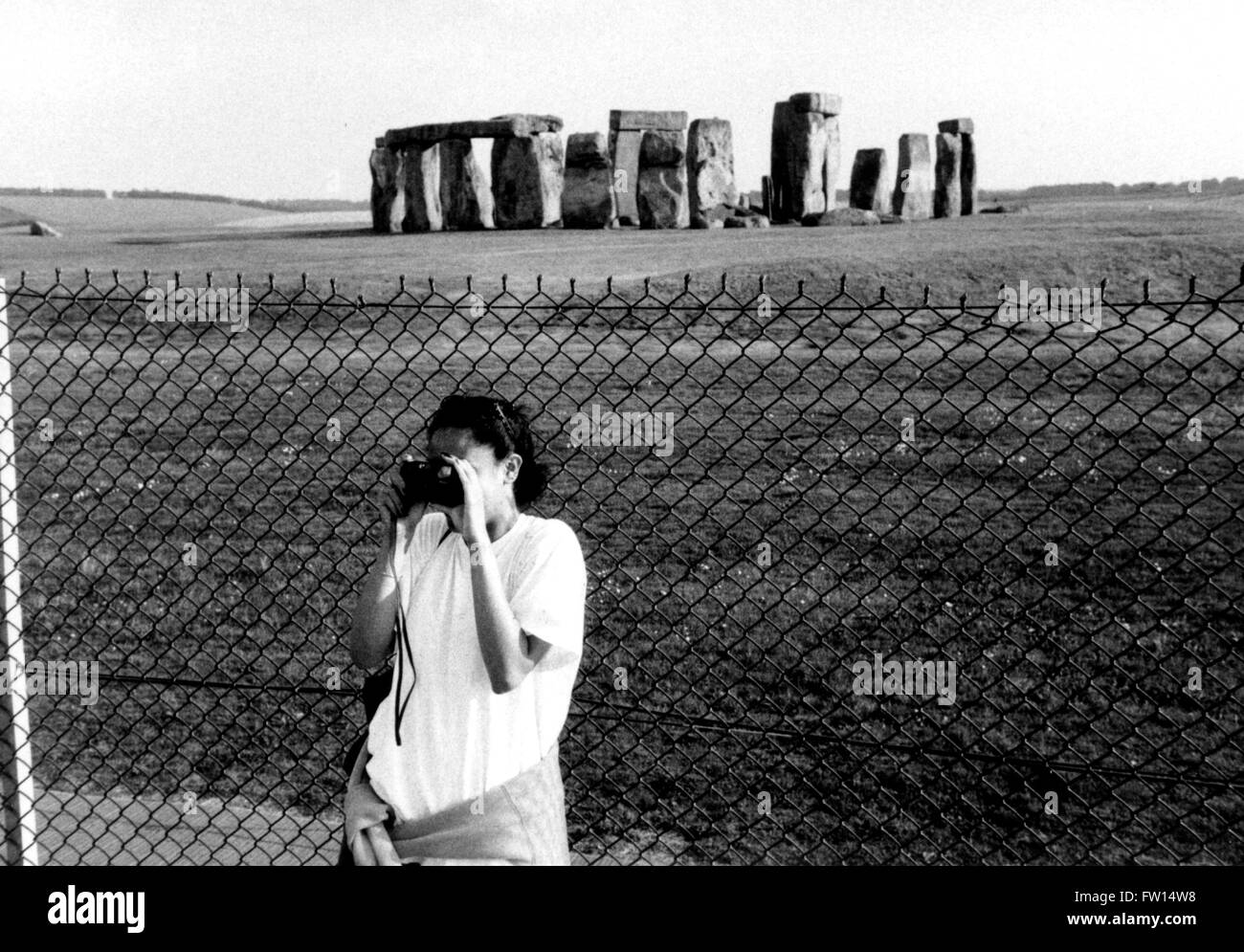 AJAXNETPHOTO. STONEHENGE, ENGLAND. - RING OF STONES - VISITING THE ...