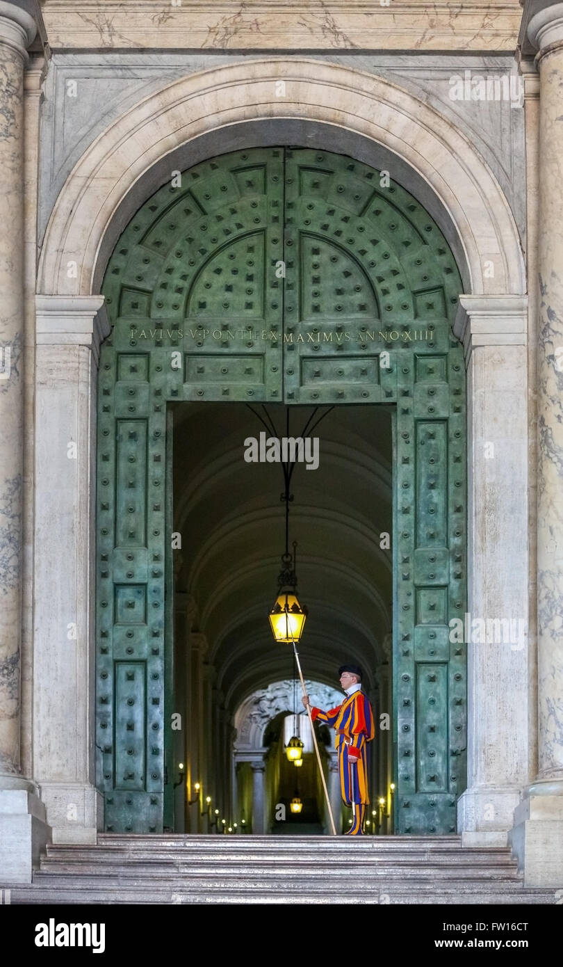 Roman soldier in uniform hi-res stock photography and images - Alamy