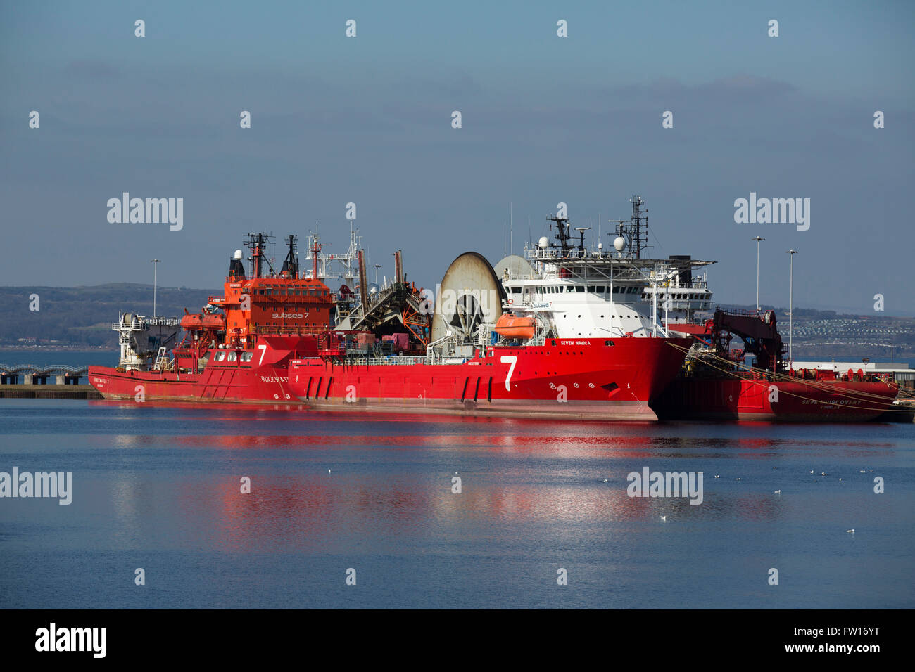 Leith docks edinburgh scotland ship hi-res stock photography and images ...