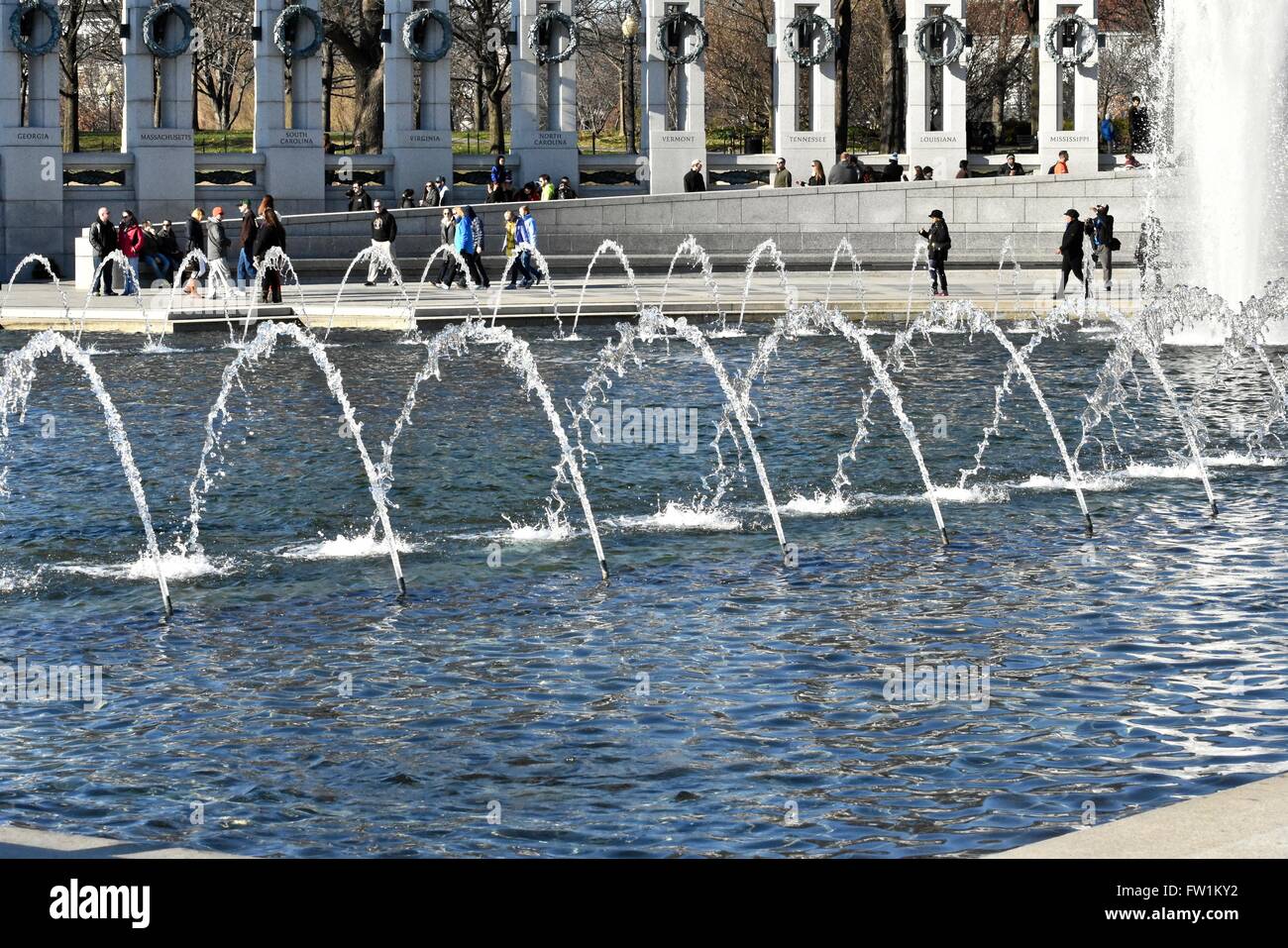 World War ii memorial fountain at the National Mall Stock Photo - Alamy