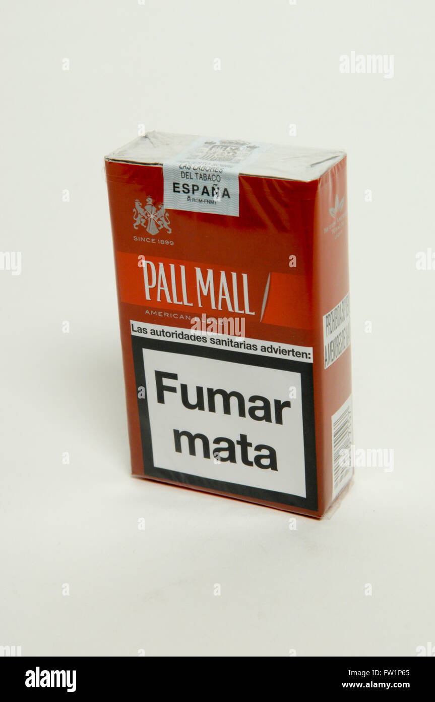 Pall Mall Red Cigarettes Packet Stock Photo - Alamy