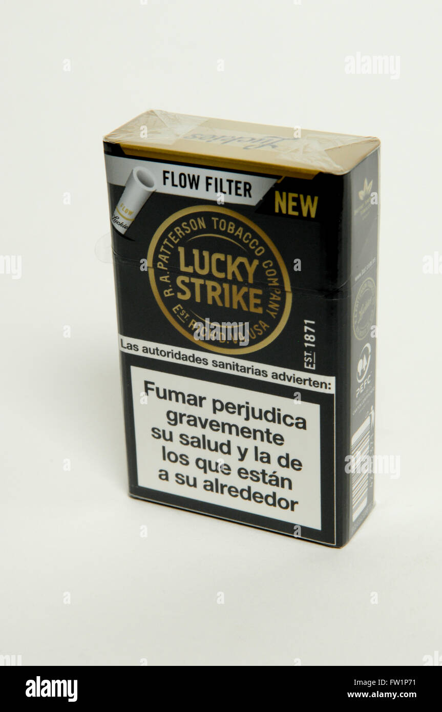 Lucky Strike Flow Filter Packet Cigarettes Tobacco Stock Photo - Alamy