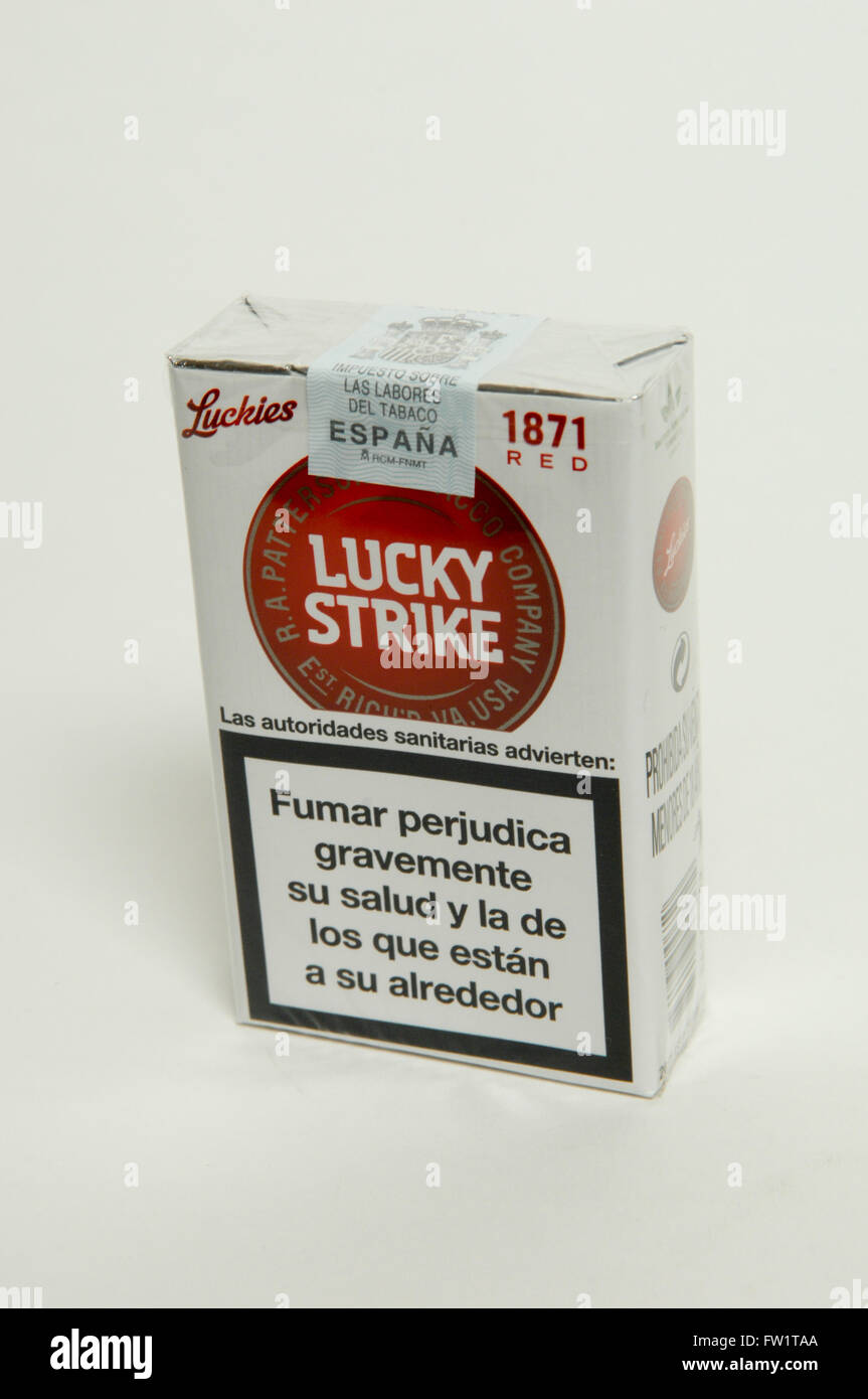 Lucky Strike Red Cigarettes Packet on white background Stock Photo - Alamy
