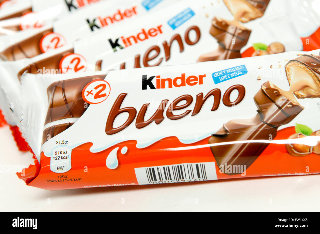 Kinder bueno hi-res stock photography and images - Alamy