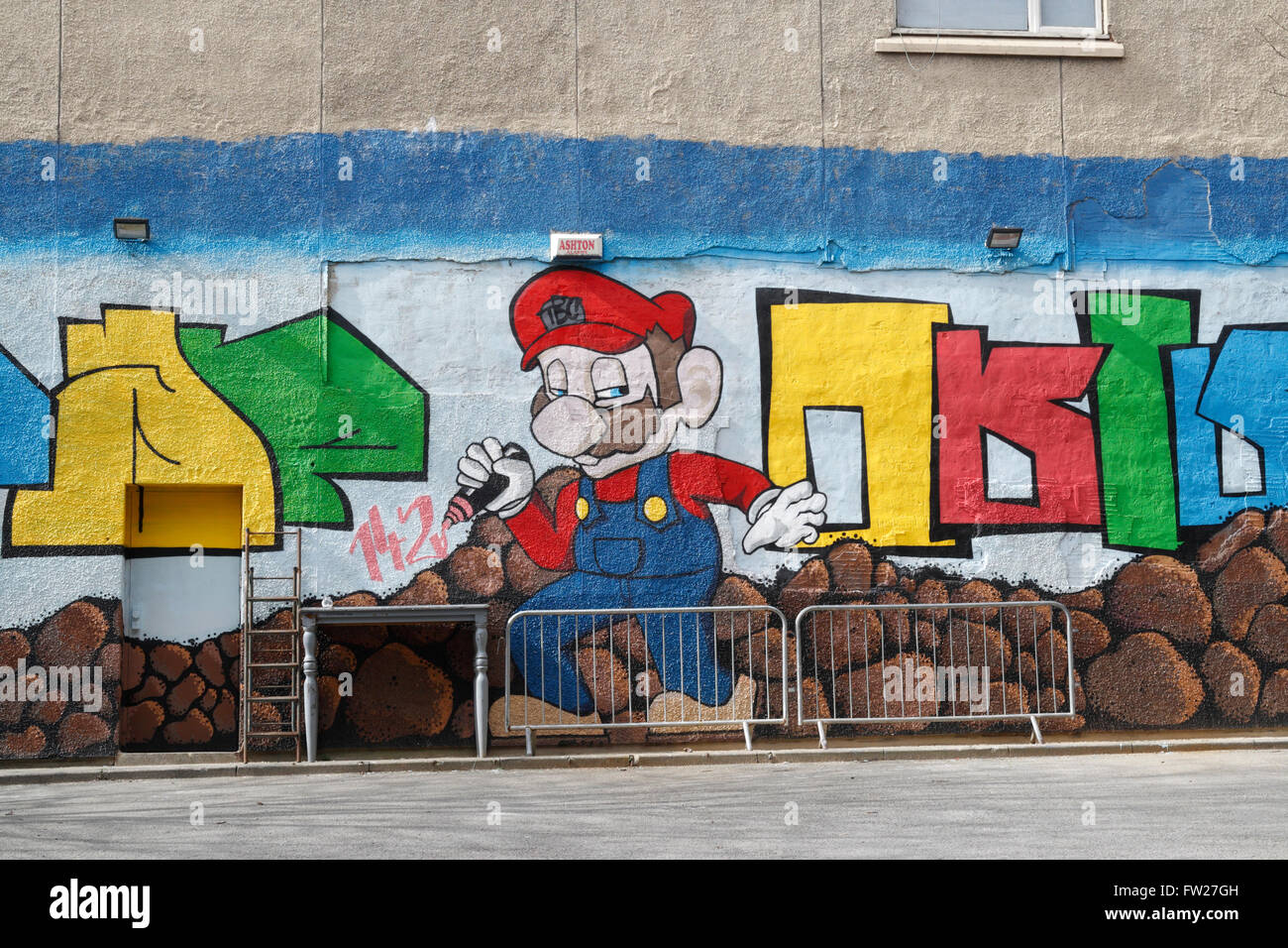 Colourful graffiti on wall in Sheffield city centre Stock Photo - Alamy