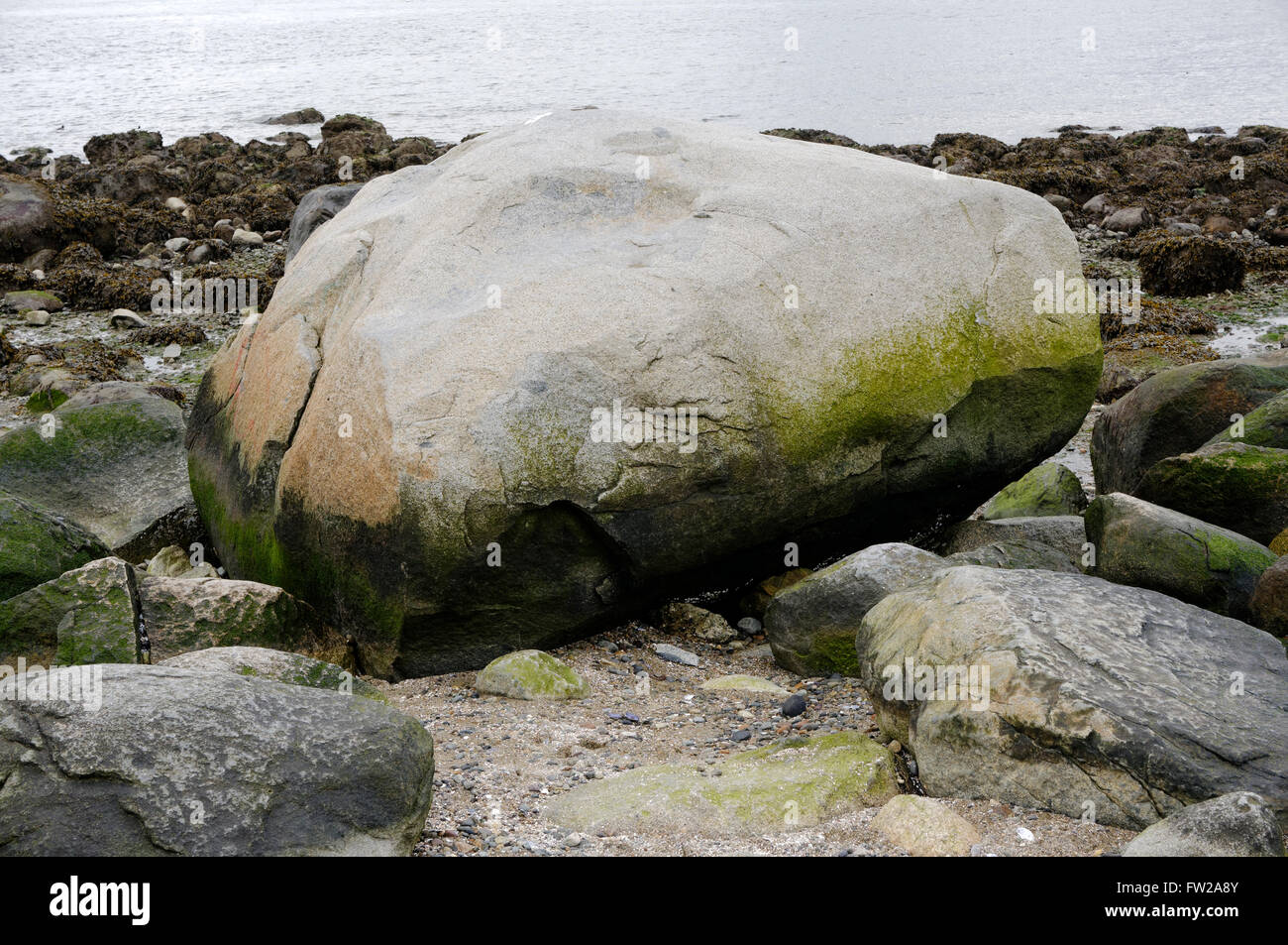 Huge giant boulder hi-res stock photography and images - Alamy
