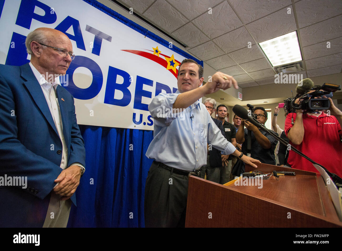 Wichita, Kansas, USA, 9th October, 2014 Senator Ted Cruz (R-TX) at ...