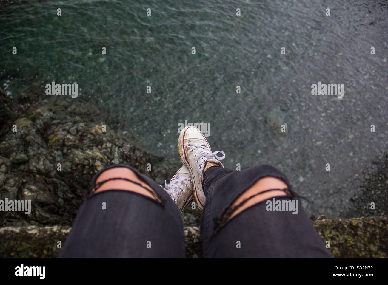 High cliff ledge hi-res stock photography and images - Alamy