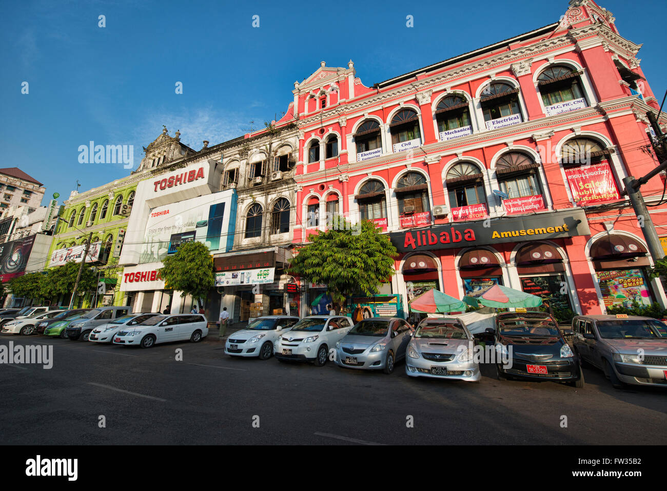 Yangon colonial buildings hi-res stock photography and images - Alamy