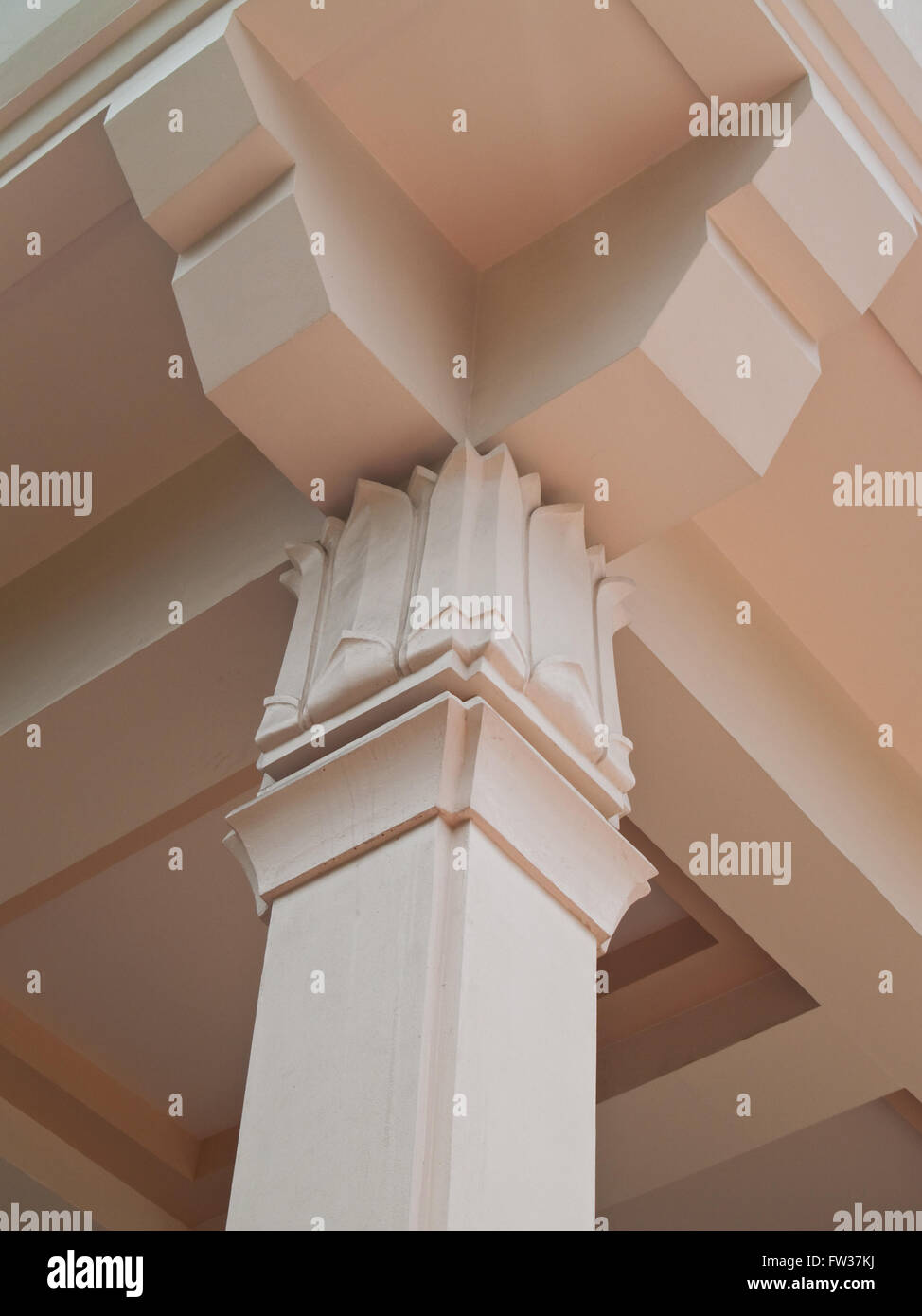 Pillar exterior hi-res stock photography and images - Alamy