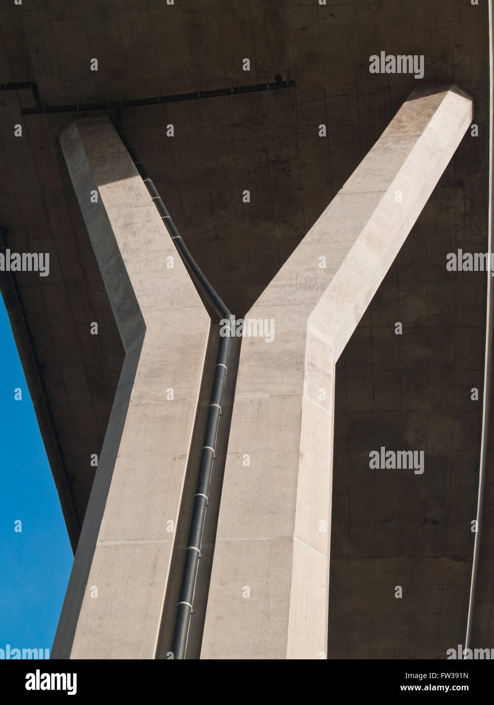 Pillar architecture hi-res stock photography and images - Alamy