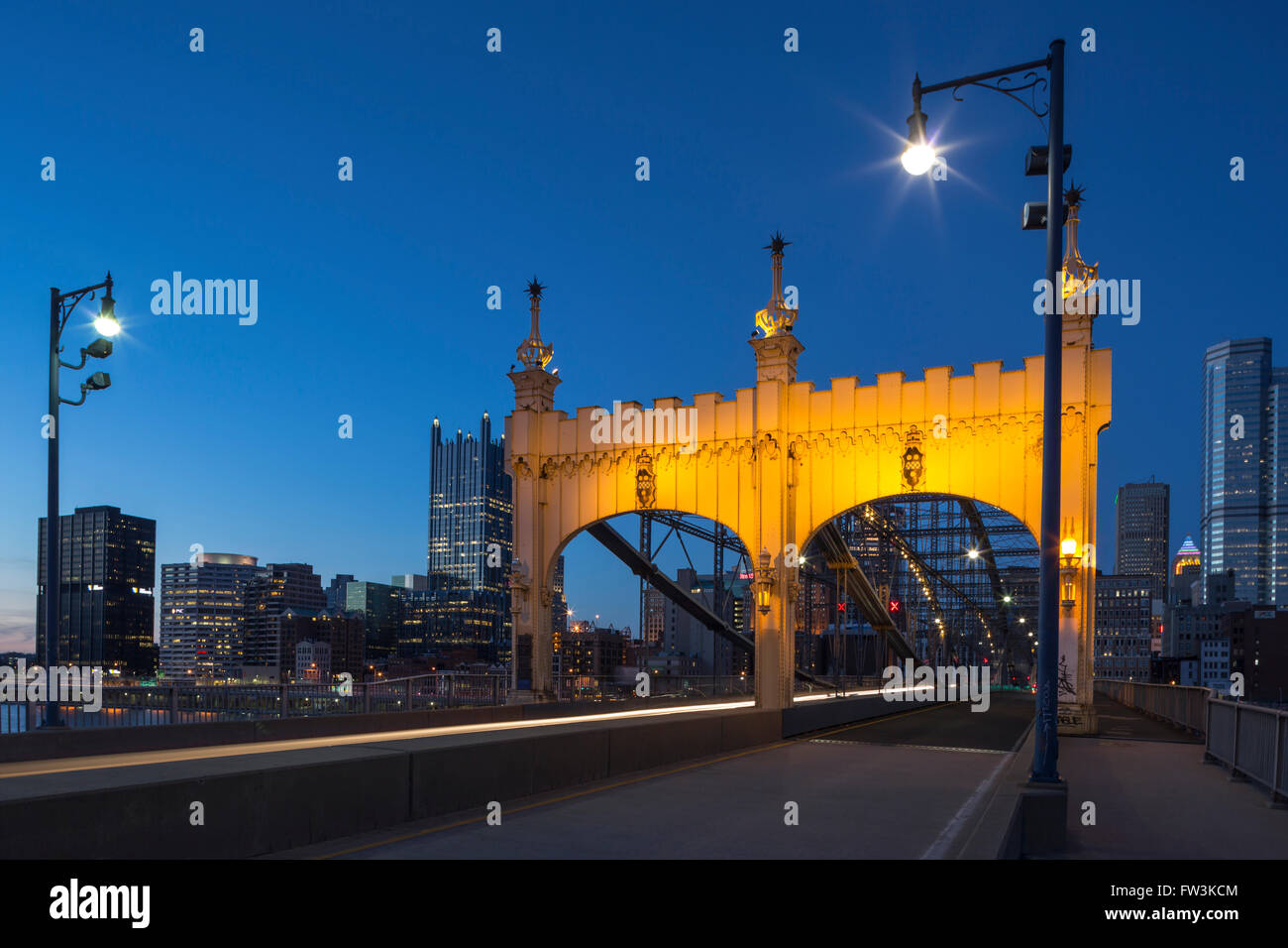 SMITHFIELD STREET BRIDGE DOWNTOWN PITTSBURGH PENNSYLVANIA USA Stock ...