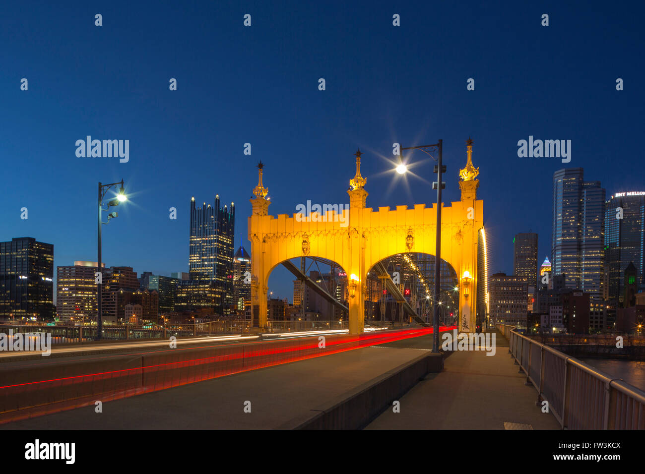 Downtown pittsburgh smithfield street hi-res stock photography and ...