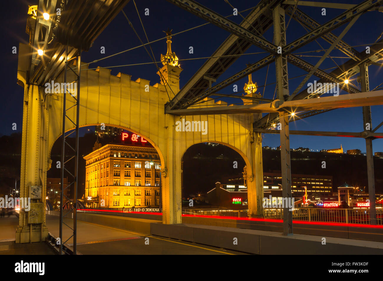Mount street bridge hi-res stock photography and images - Alamy