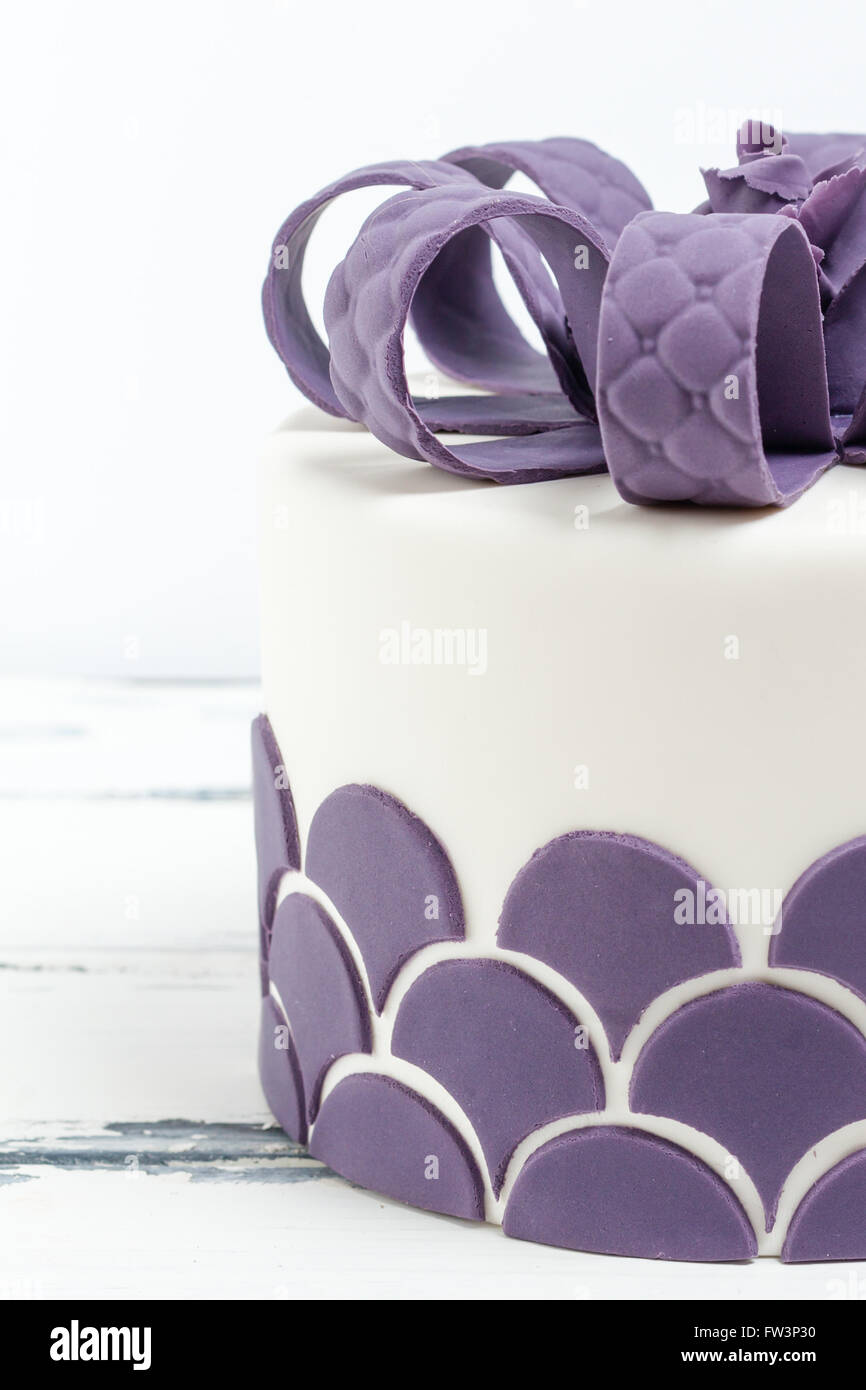 decorated cake from the side Stock Photo - Alamy