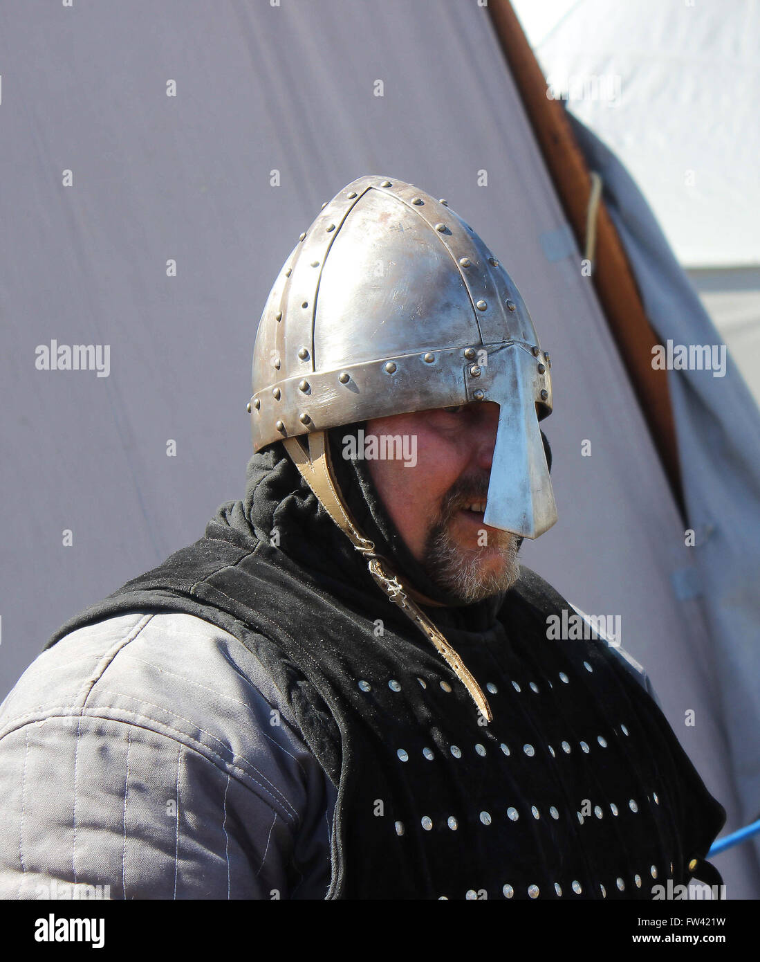 Chainmail knight hi-res stock photography and images - Alamy