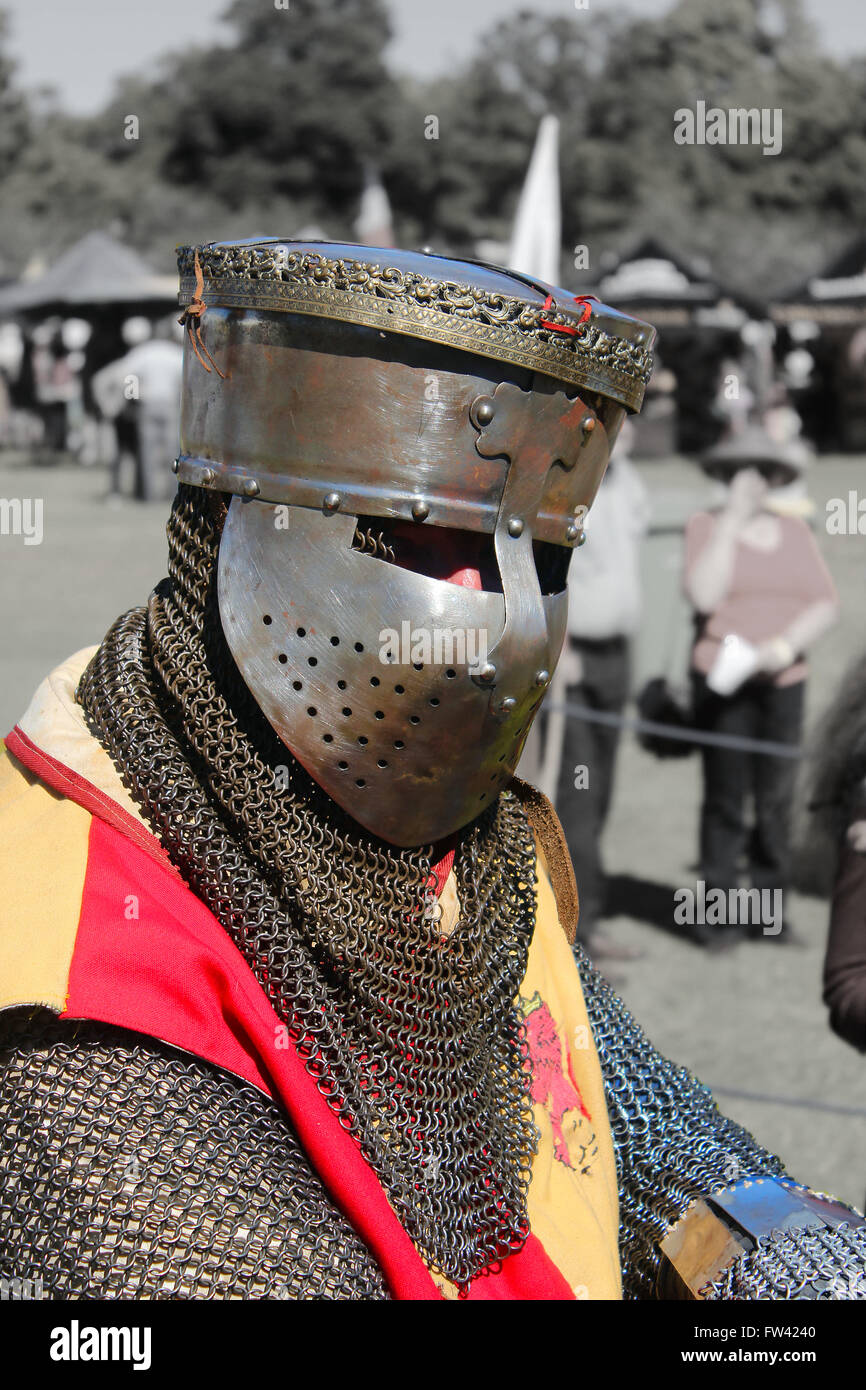 Chainmail knight hi-res stock photography and images - Alamy