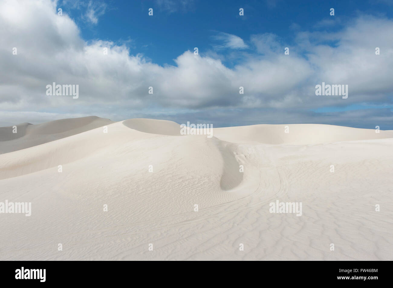Sand dunes western australia hi-res stock photography and images - Alamy