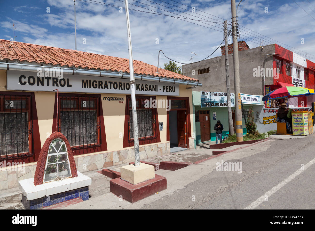 Immigration control Peru on border with Bolivia Stock Photo - Alamy