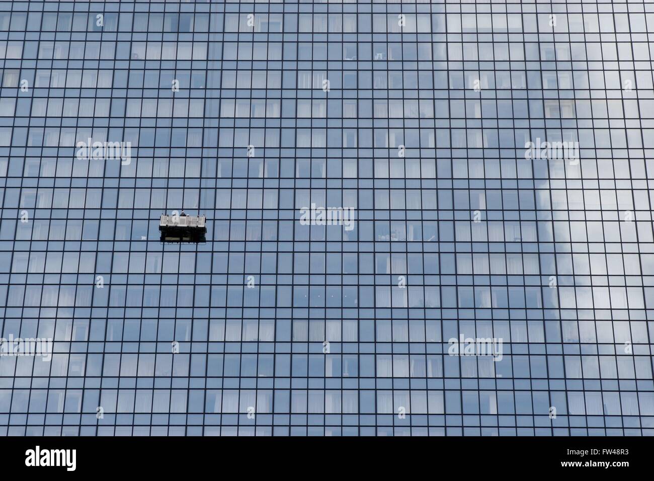 Window cleaners in Shinjuku, Tokyo in Japan Stock Photo - Alamy