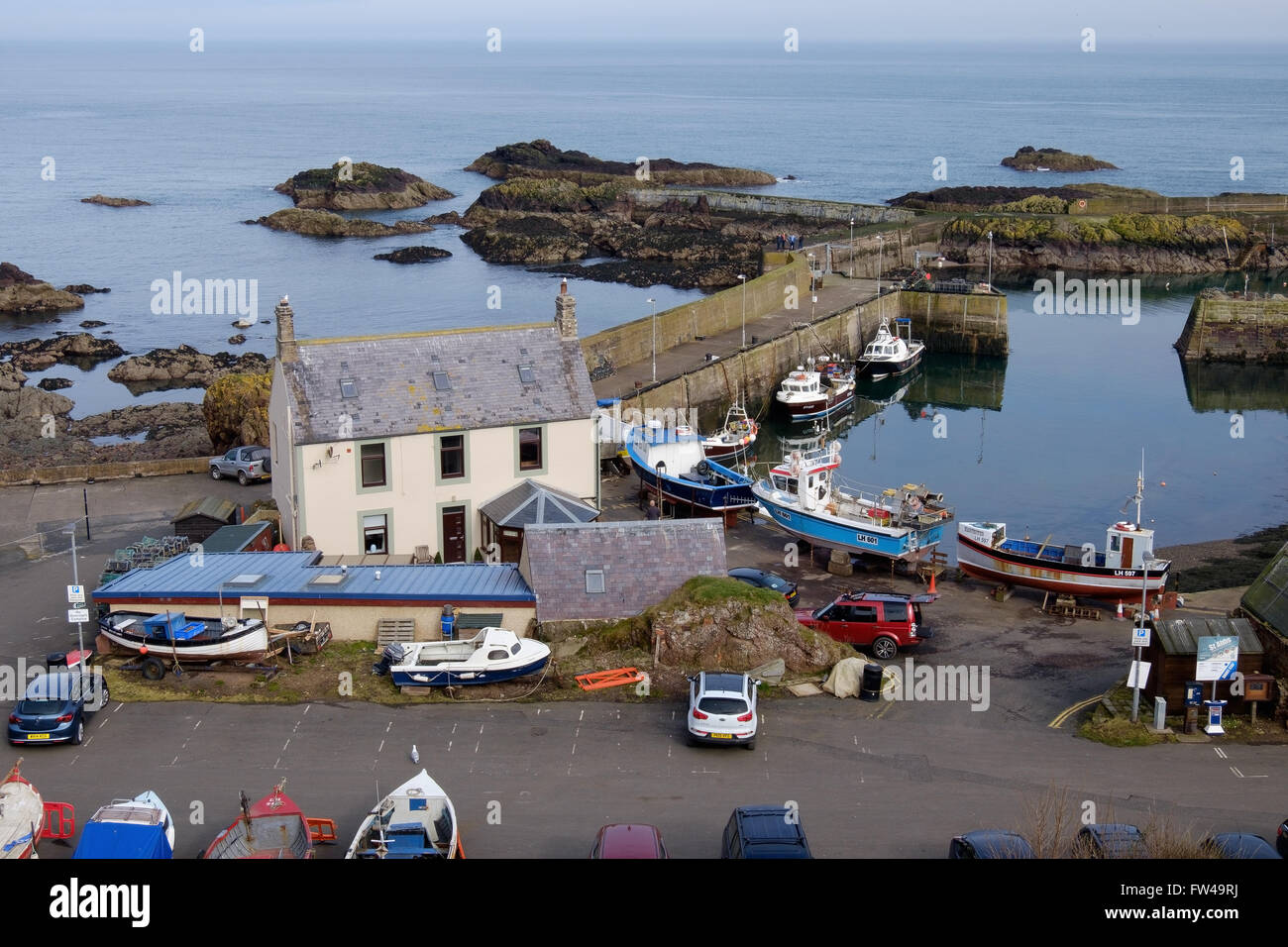 St abbs harbour harbor hi-res stock photography and images - Alamy