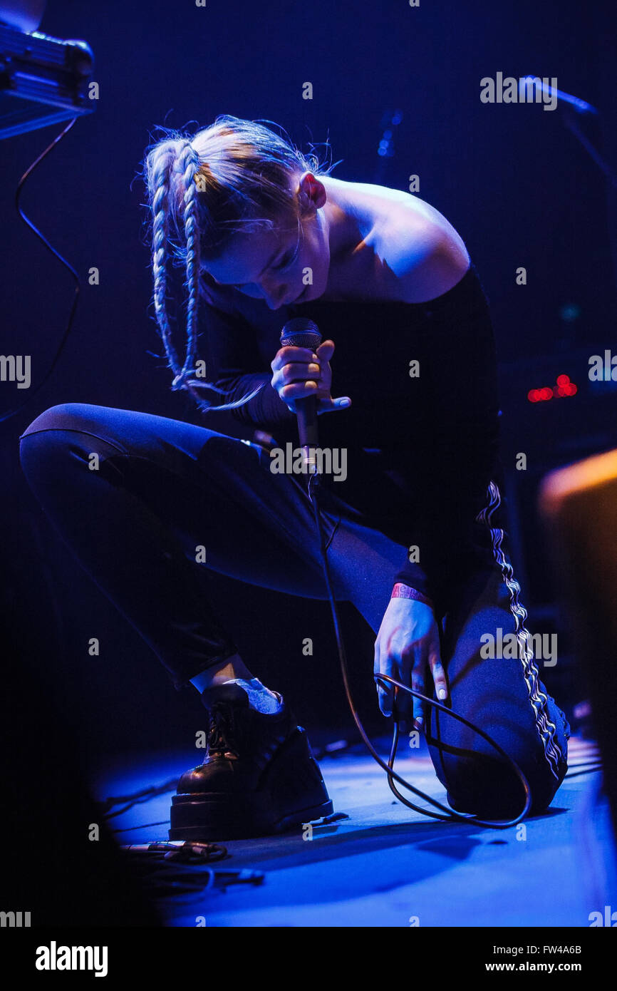 Tricky Singer High Resolution Stock Photography and Images - Alamy