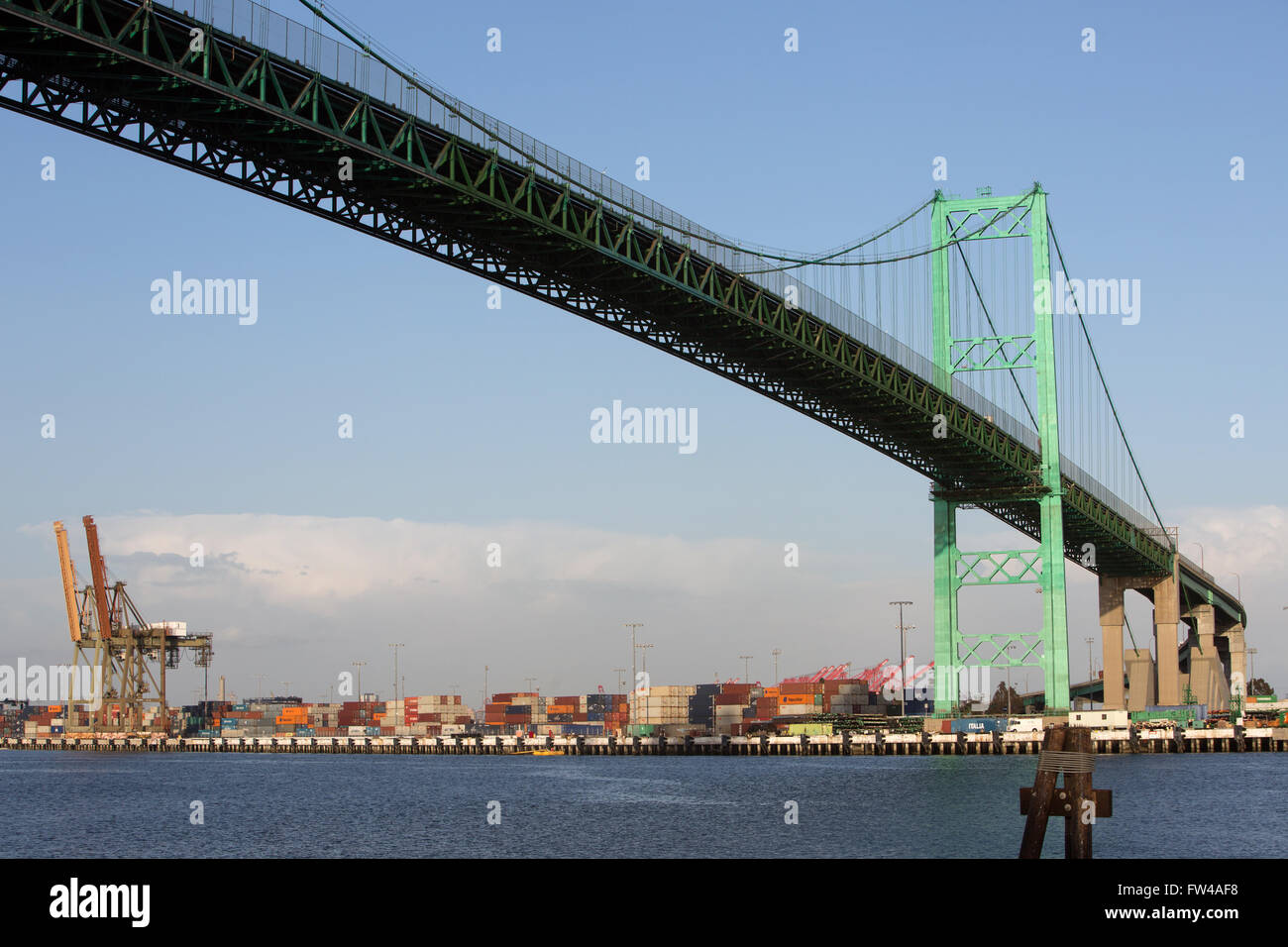 The Vincent Thomas Bridge in the Port of Los Angeles Stock Photo - Alamy