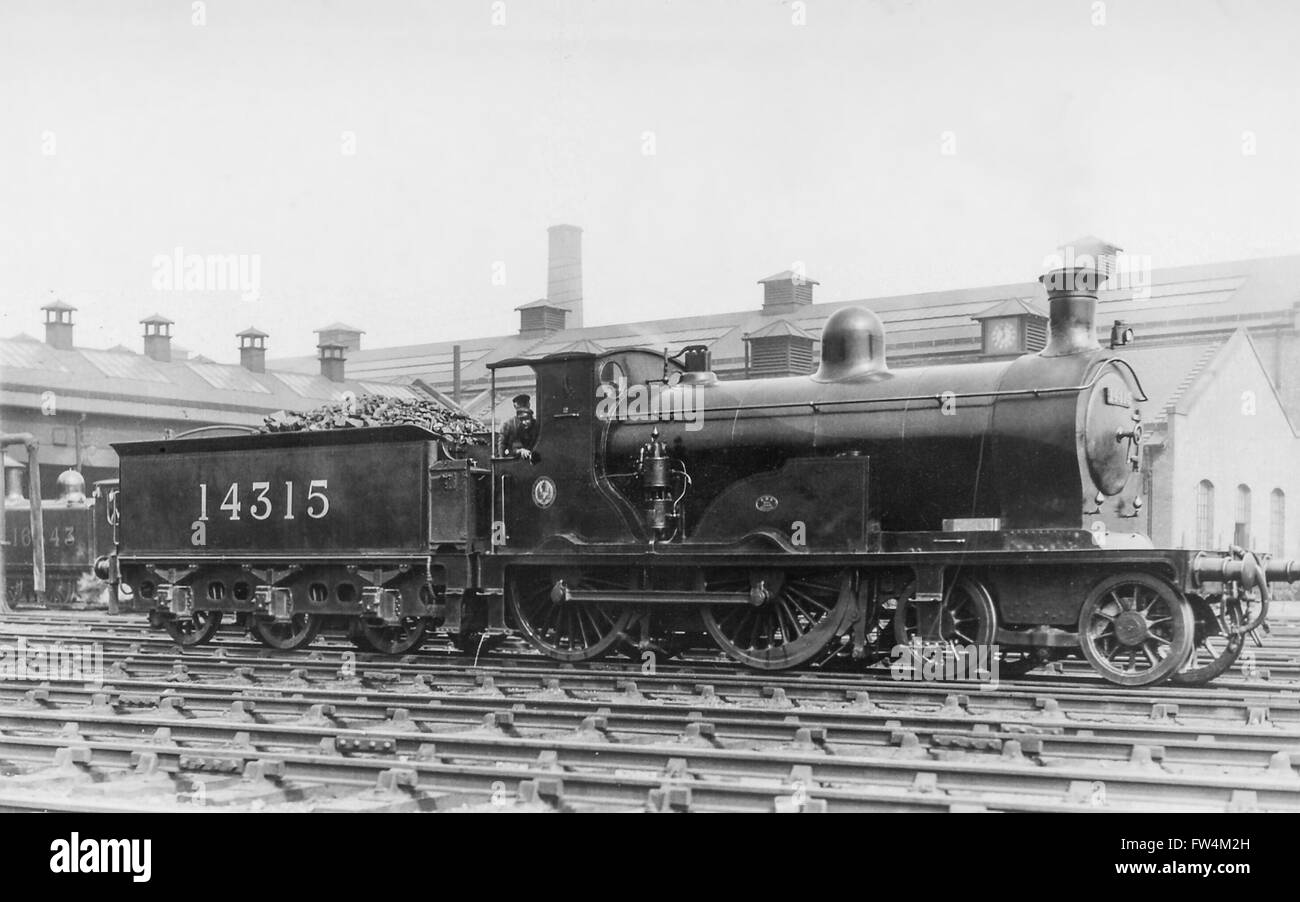 Caledonian Railway 4-4-0 steam locomotive No. 725 of the Dunalastair 1 ...