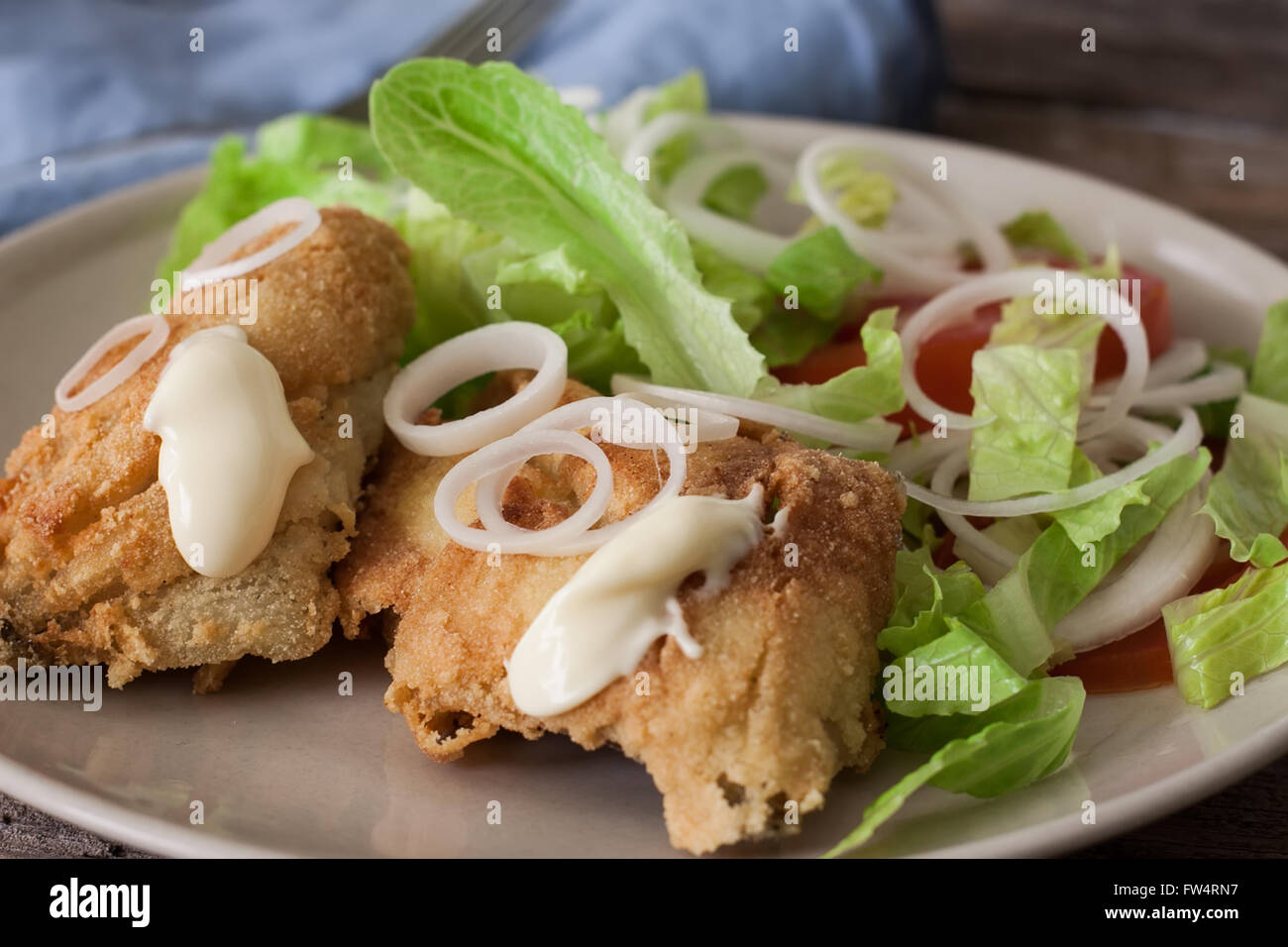 Deep fried white fish hi-res stock photography and images - Alamy