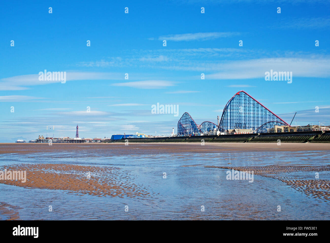 Blackpool south shore. Blue sky above Blackpool's attractions and ...
