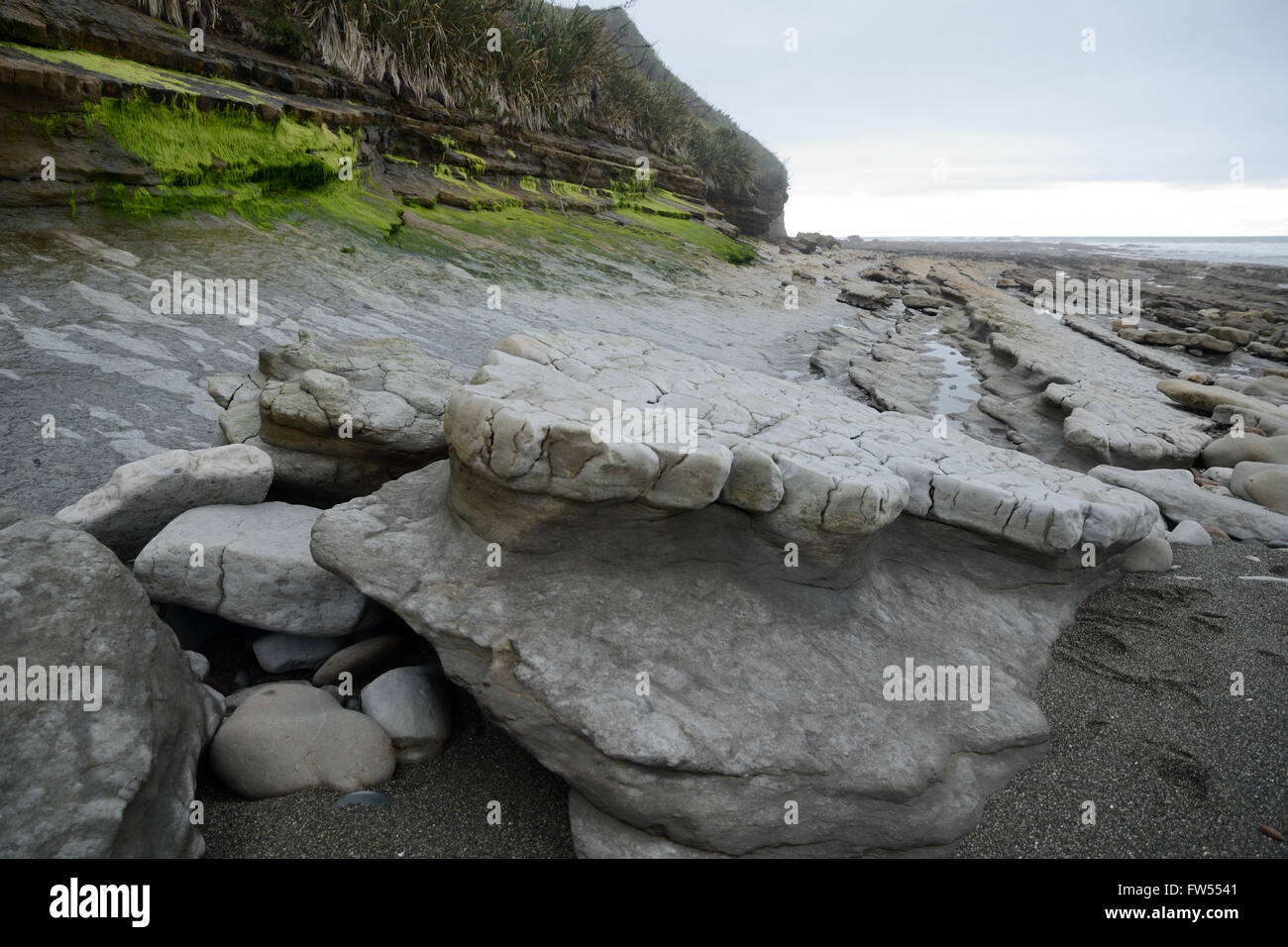Rock strata hi-res stock photography and images - Alamy