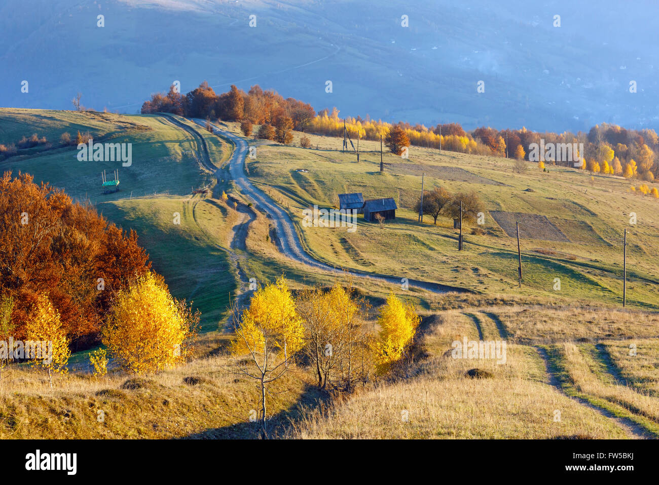 Rural country slope road hi-res stock photography and images - Alamy