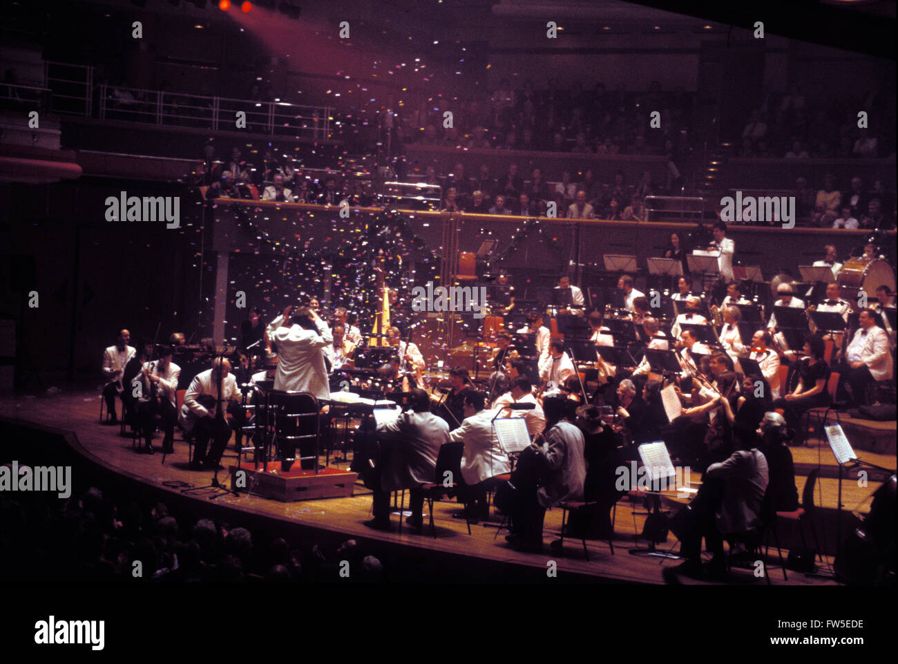 London new years eve 1999 hi-res stock photography and images - Alamy