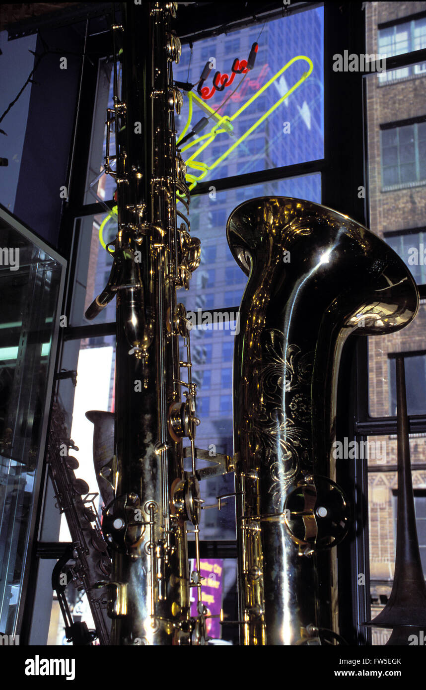 INSTRUMENTS - BRASS - SAXOPHONE Contra-Bass Saxophone & reflections in ...