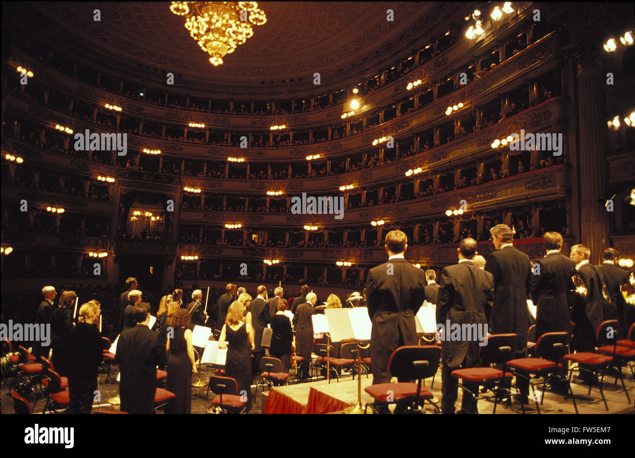 La scala milan interior hi-res stock photography and images - Alamy