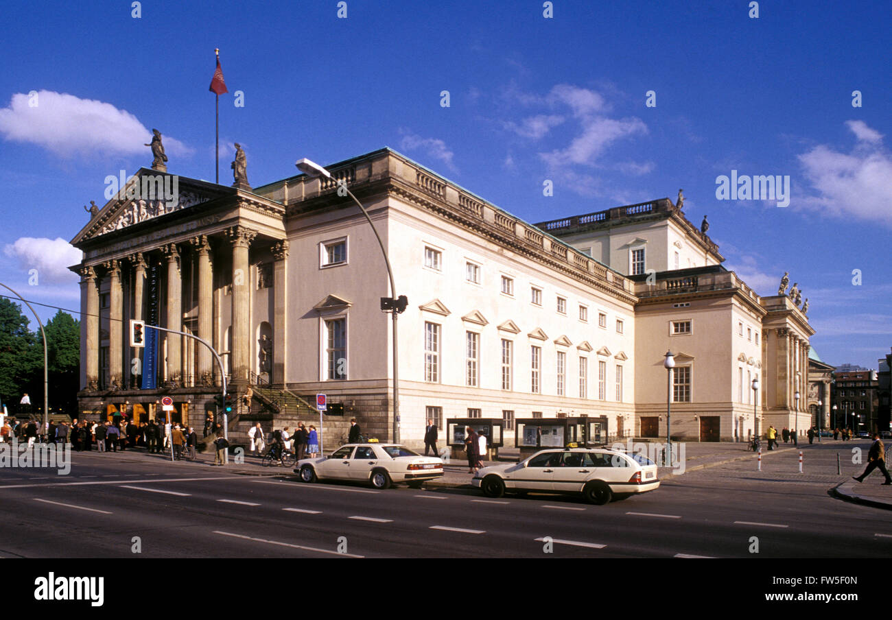 Deutsche oper hi-res stock photography and images - Alamy