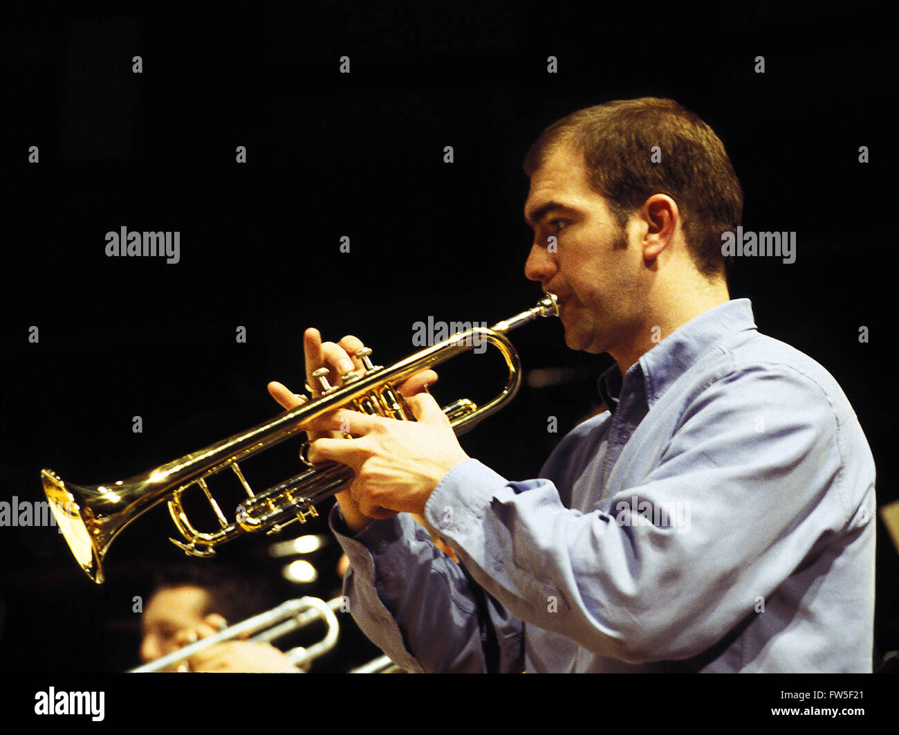 Trumpet player in orchestra hi-res stock photography and images - Alamy