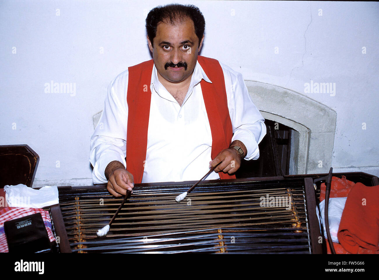 Cimbalom hi-res stock photography and images - Alamy