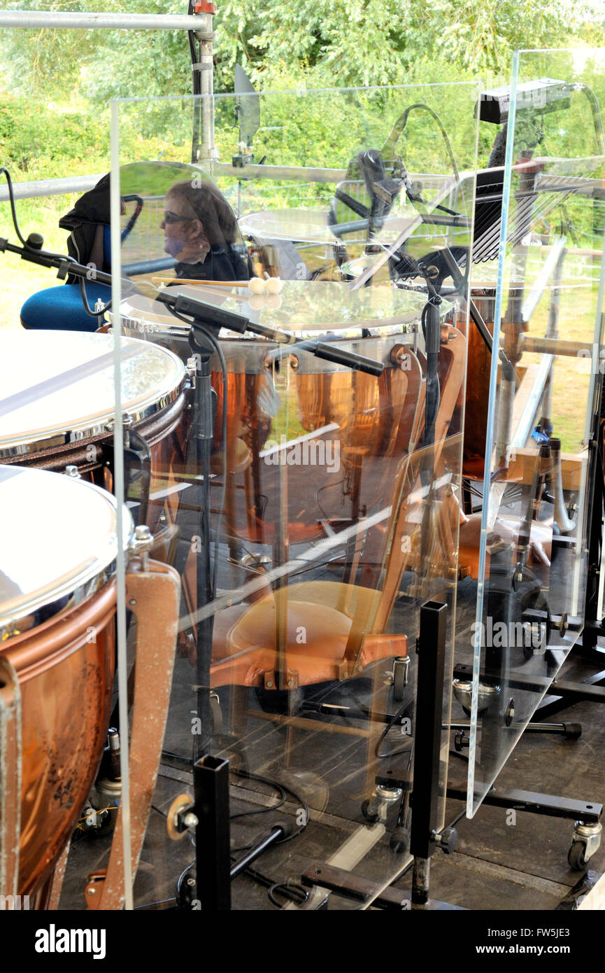 Acoustic screens of perspex, placed in the orchestra between percussion ...