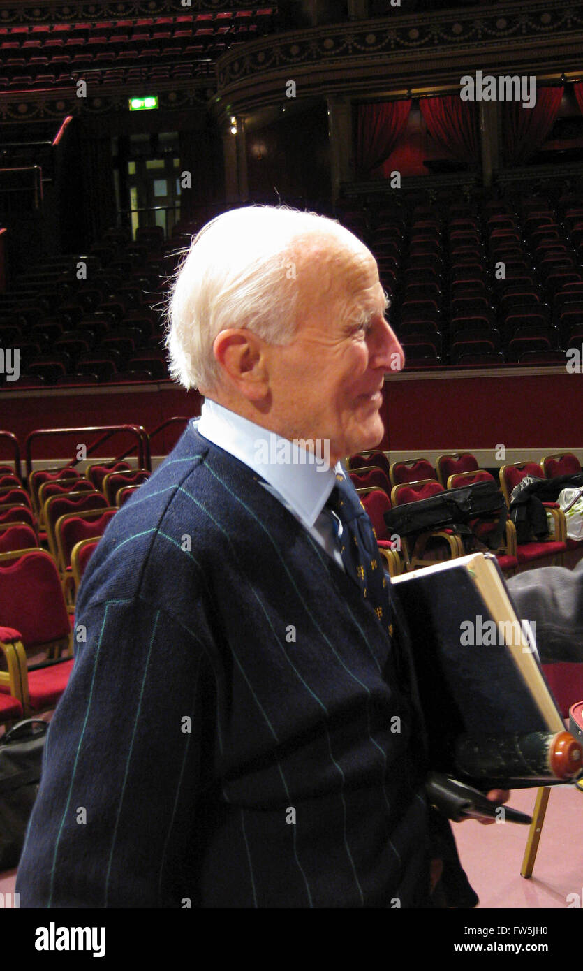 Sir David Willcocks, CBE., MC., with score, to conduct Handel's Messiah ...