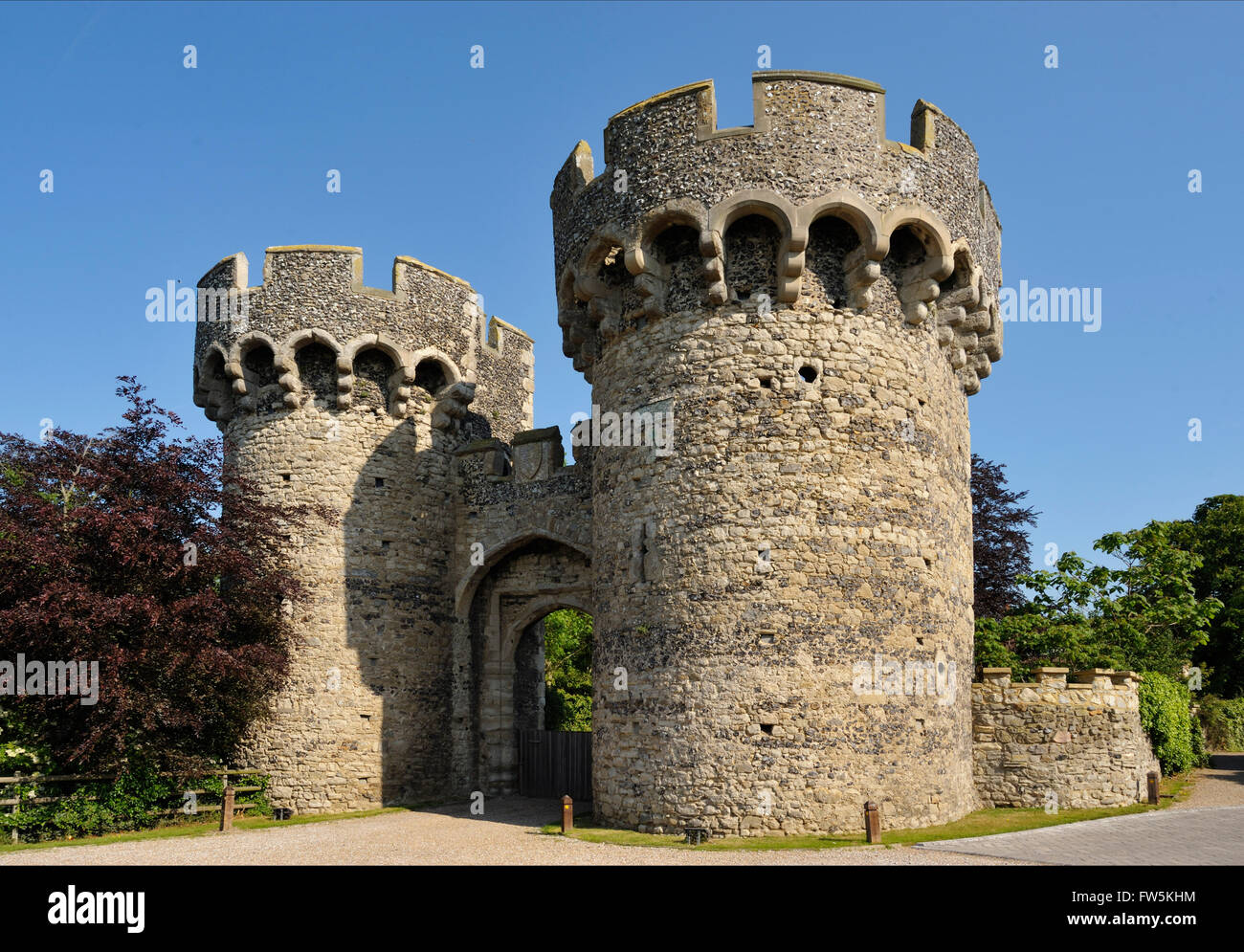 Falstaff's castle - turrets of Cooling Castle, near Gravesend and ...
