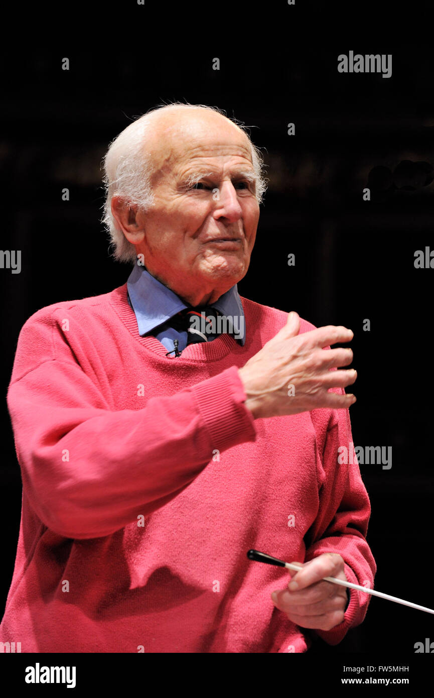 British conductors hi-res stock photography and images - Alamy