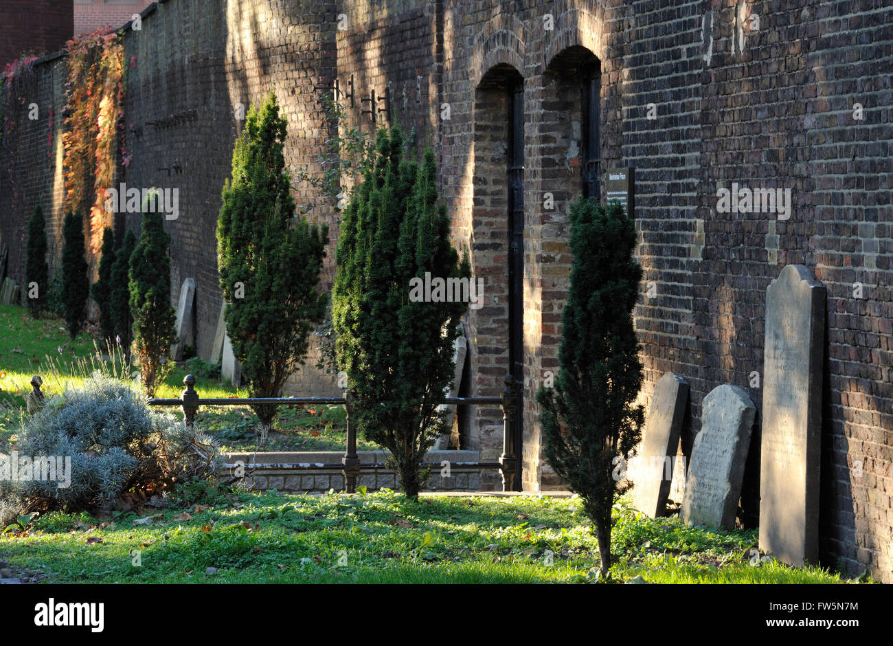 Marshalsea prison hi-res stock photography and images - Alamy
