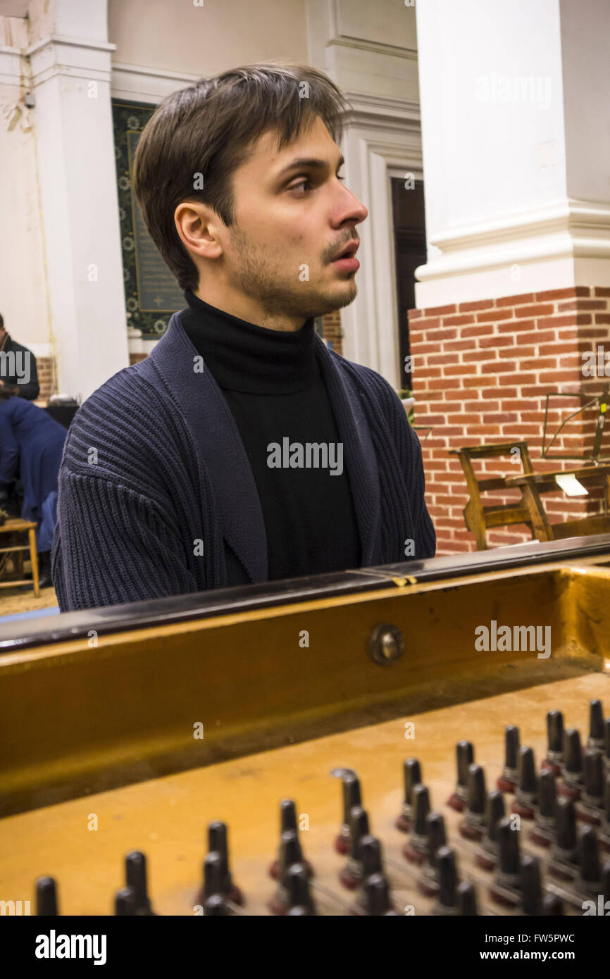 Sasha Grynyuk, solo pianist; born in Kiev, Ukraine. Named 'Rising Star ...
